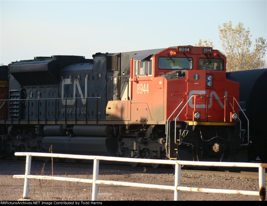 CN 8944